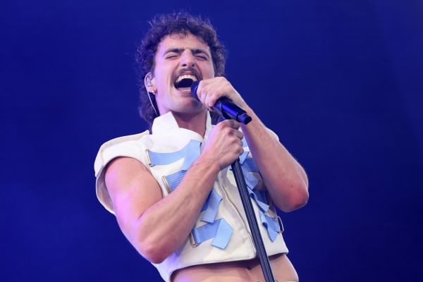 NOBODY WAS READY FOR THIS. Benson Boone walked onto the stage in Salt ...